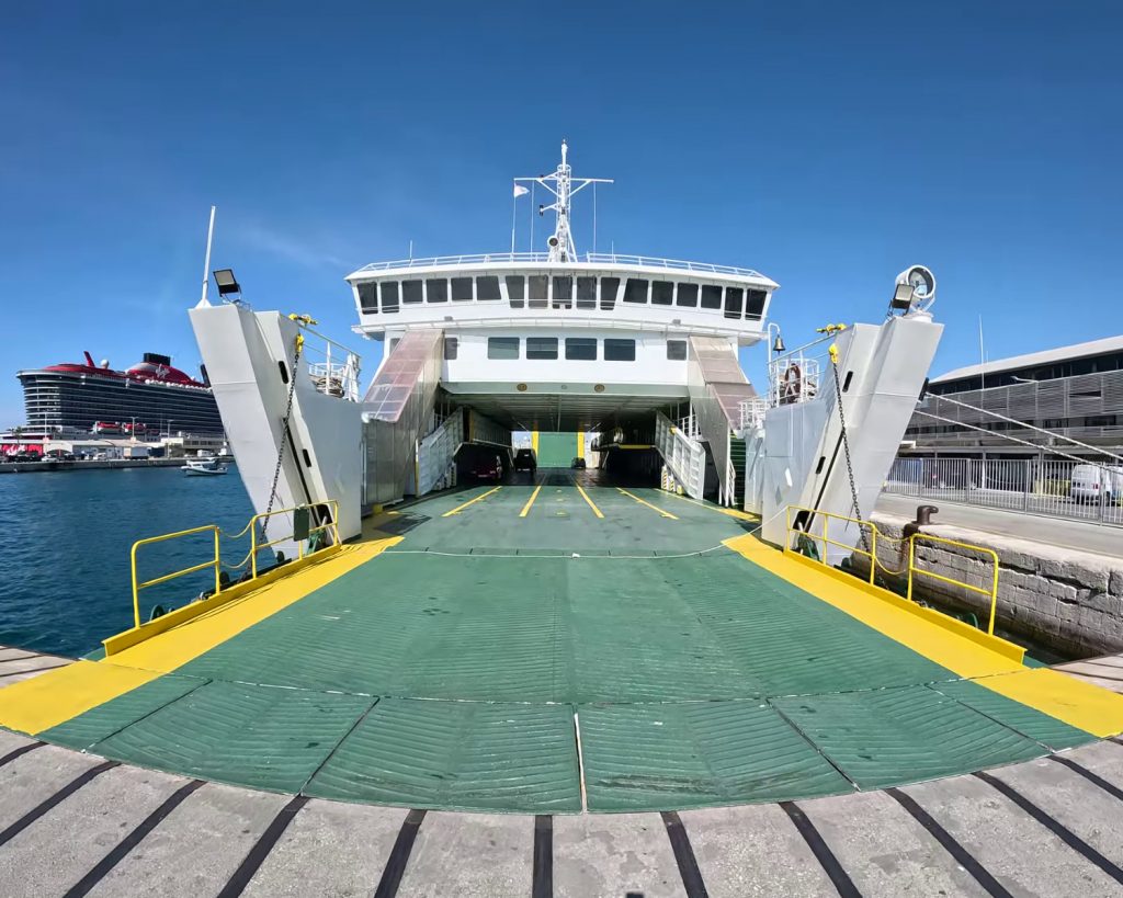 Vis - Split trajekt i katamaran, vozni red i cijene
